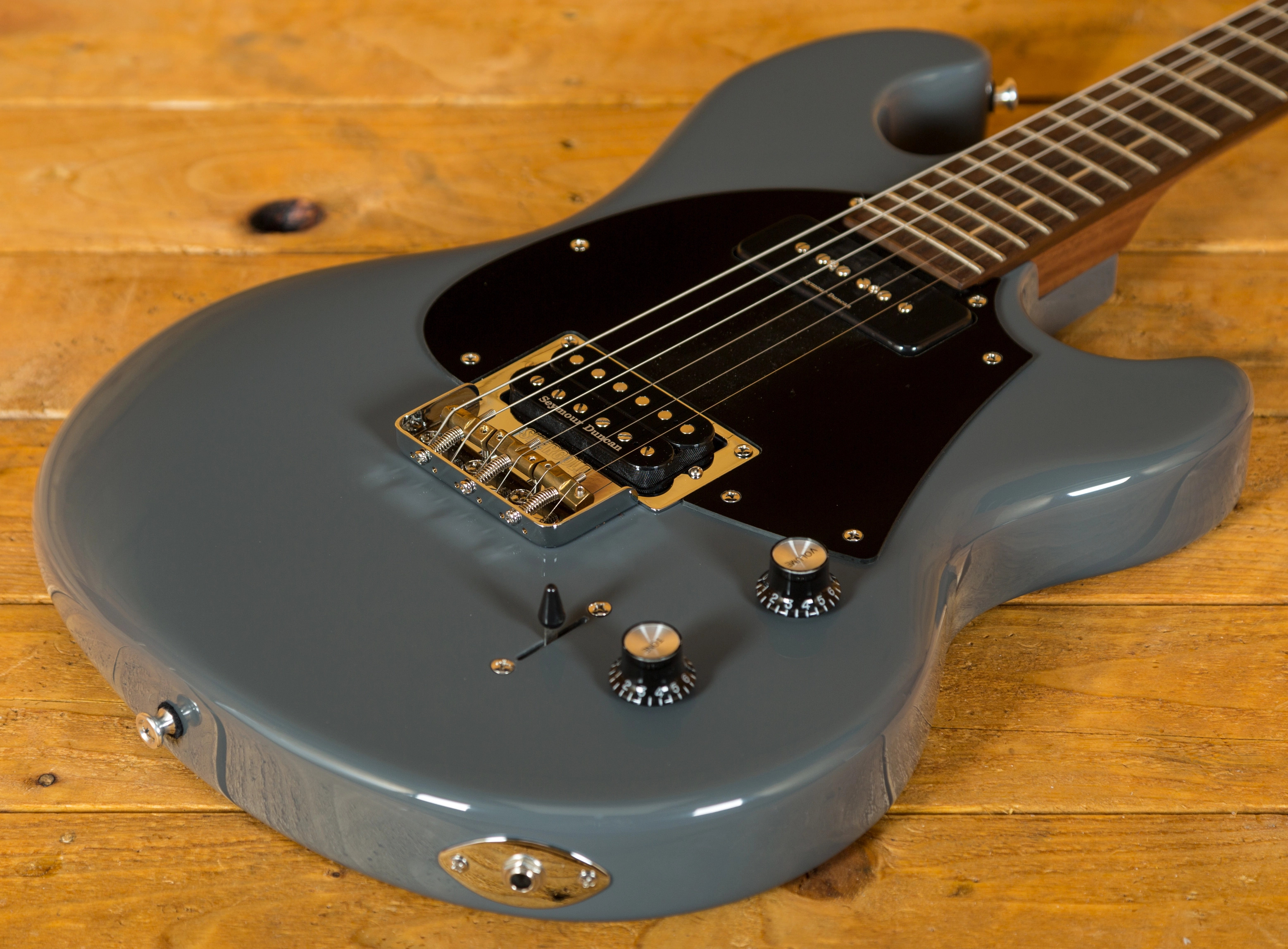 Shergold Masquerader P90-H - Grey - Peach Guitars