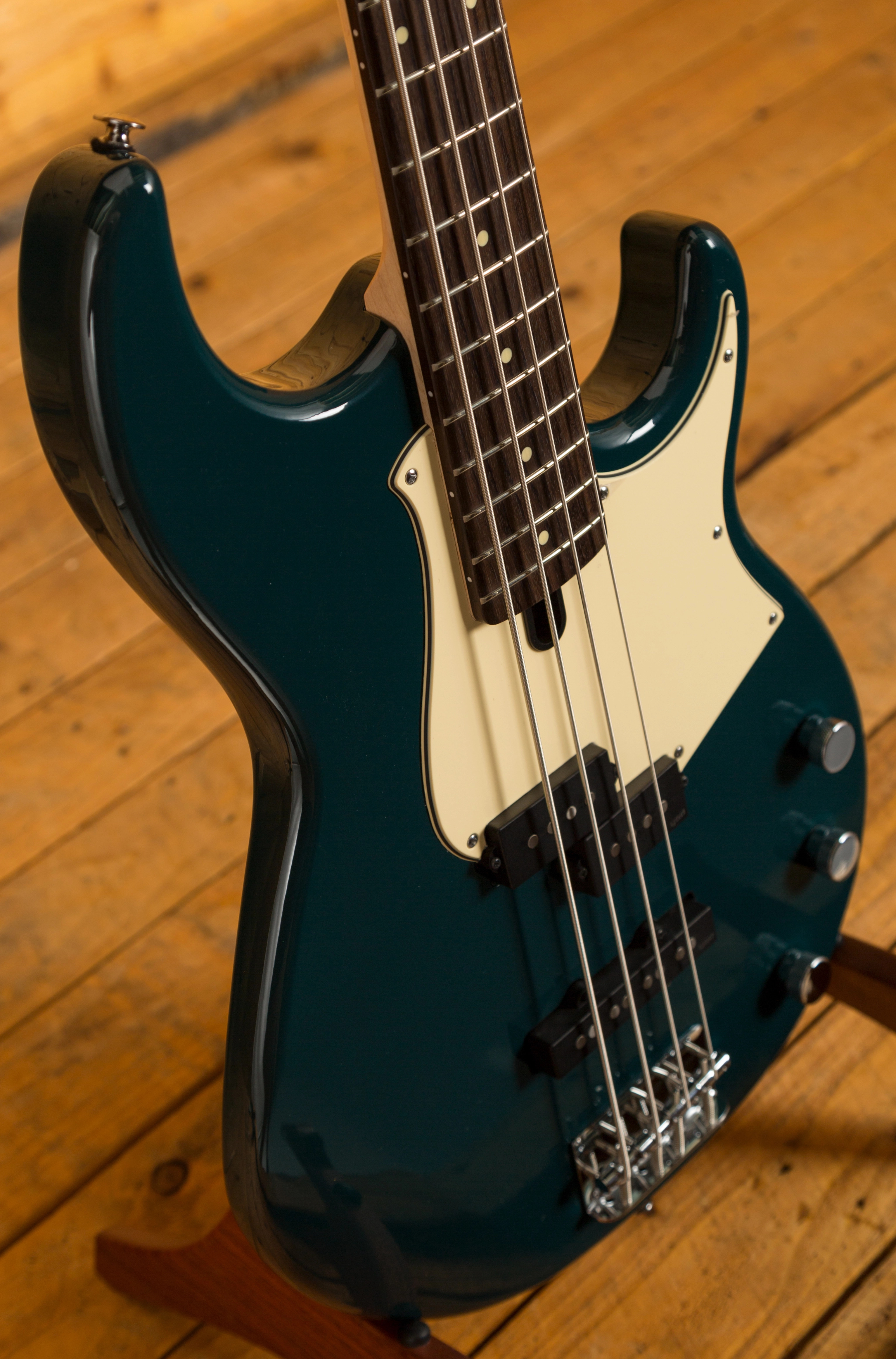 Yamaha BB 434 Bass Teal Blue - Peach Guitars