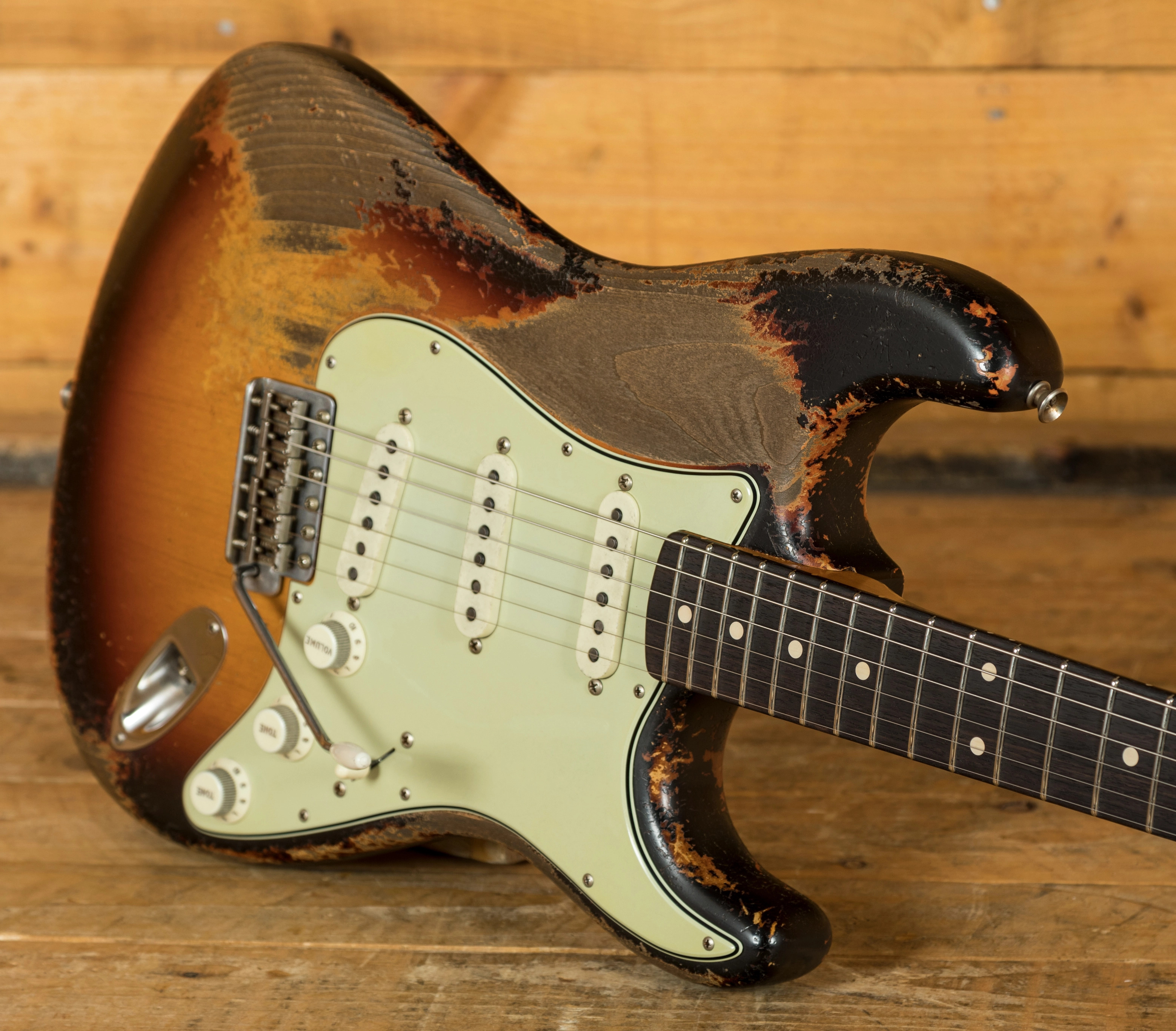 Fender 61 Strat Ultra Relic Dale Wilson built - Peach Guitars