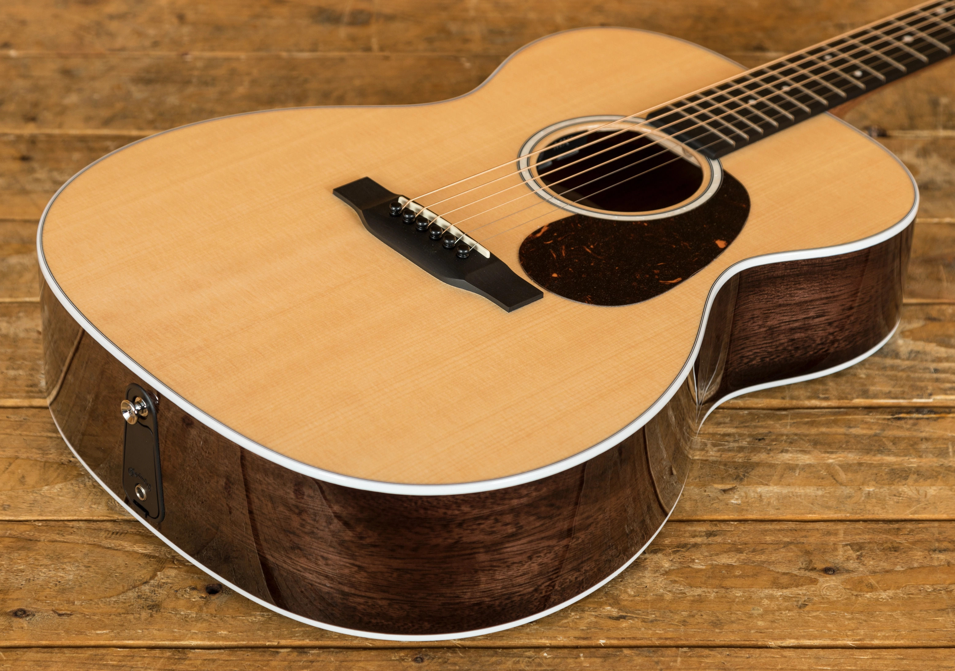 CF Martin 000-13E w/Fishman MX-T pickup - Peach Guitars