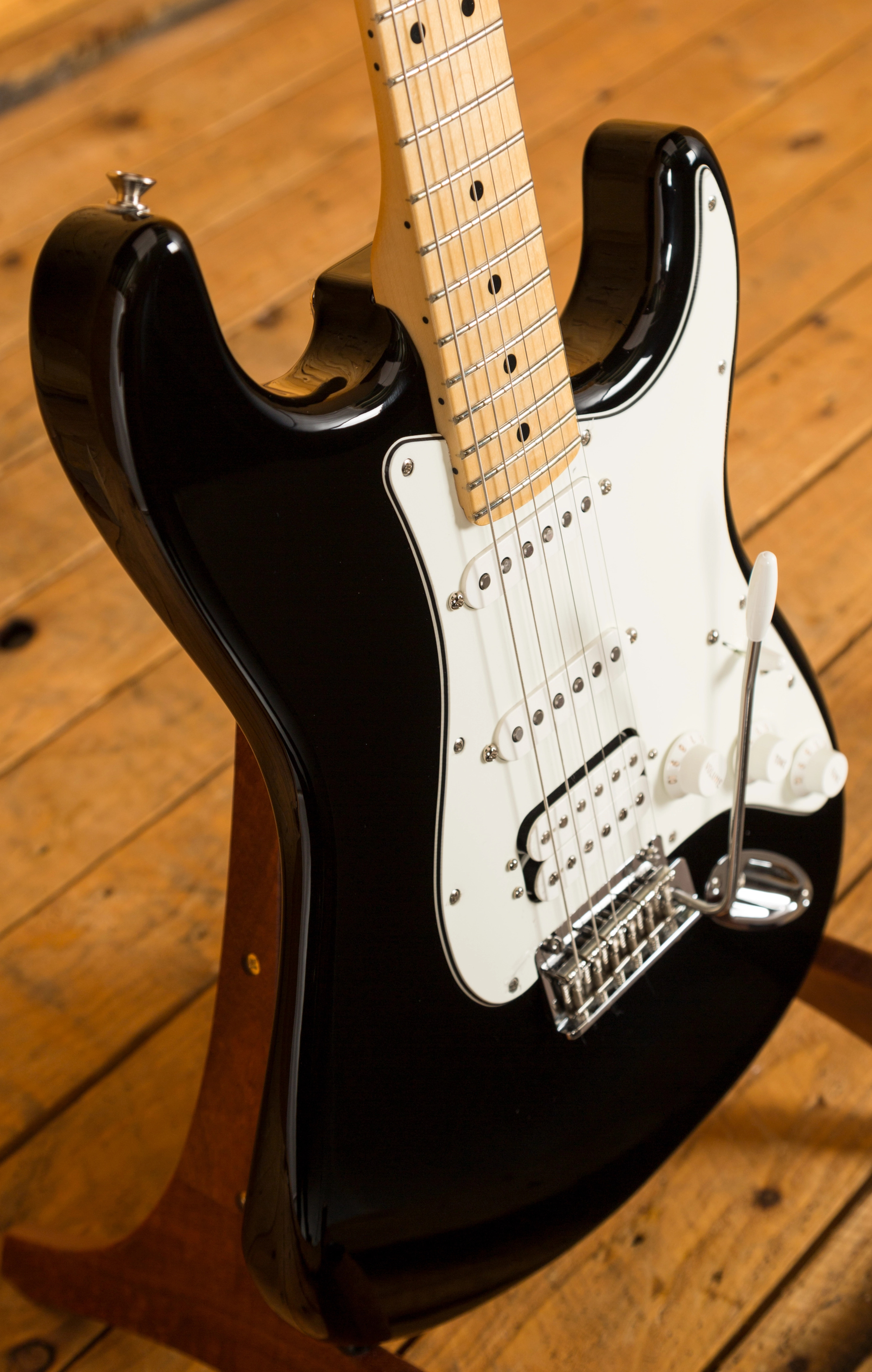 Fender Player Series Strat HSS MN Black - Peach Guitars