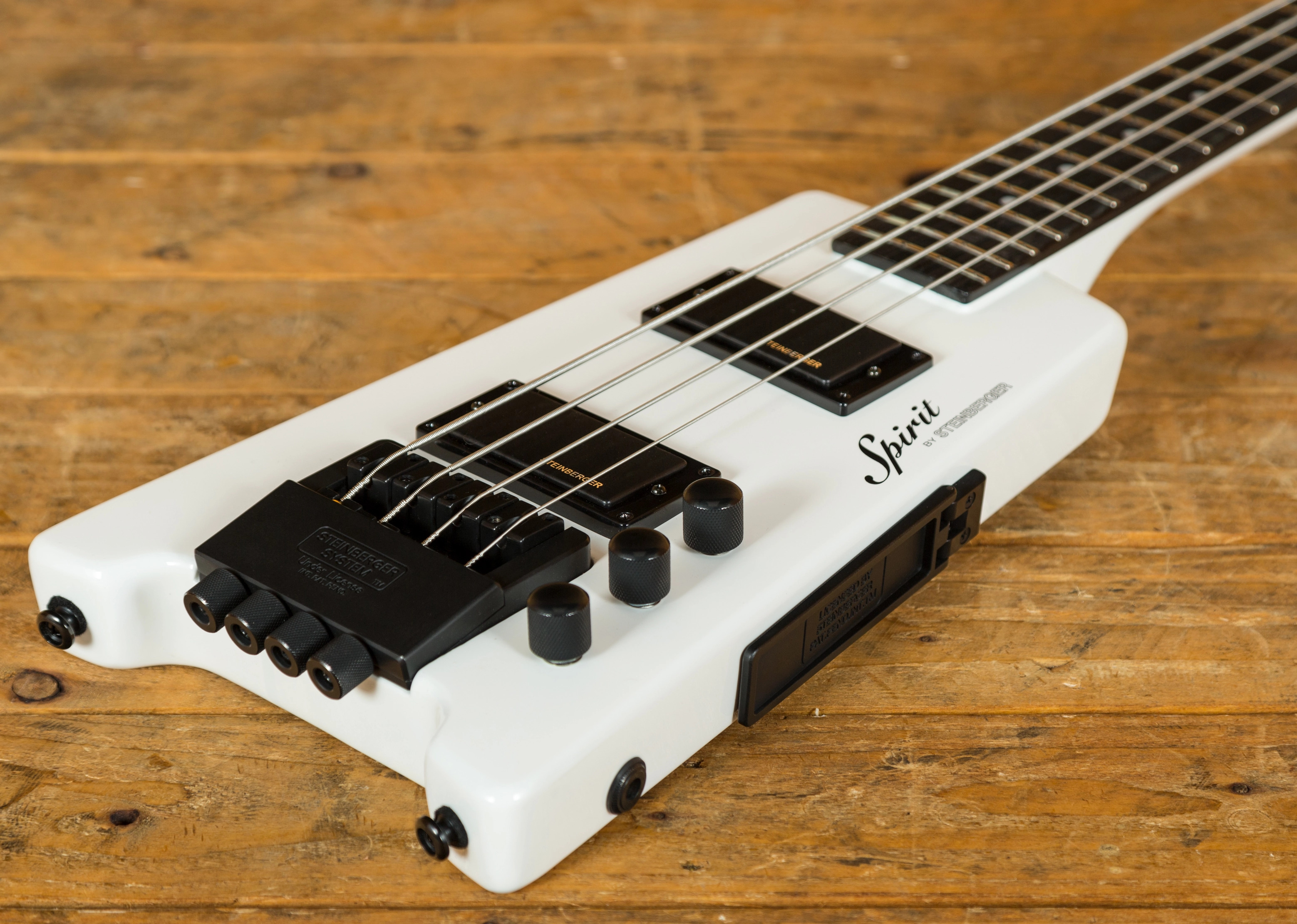 Steinberger Spirit XT2 Standard Bass White - Peach Guitars