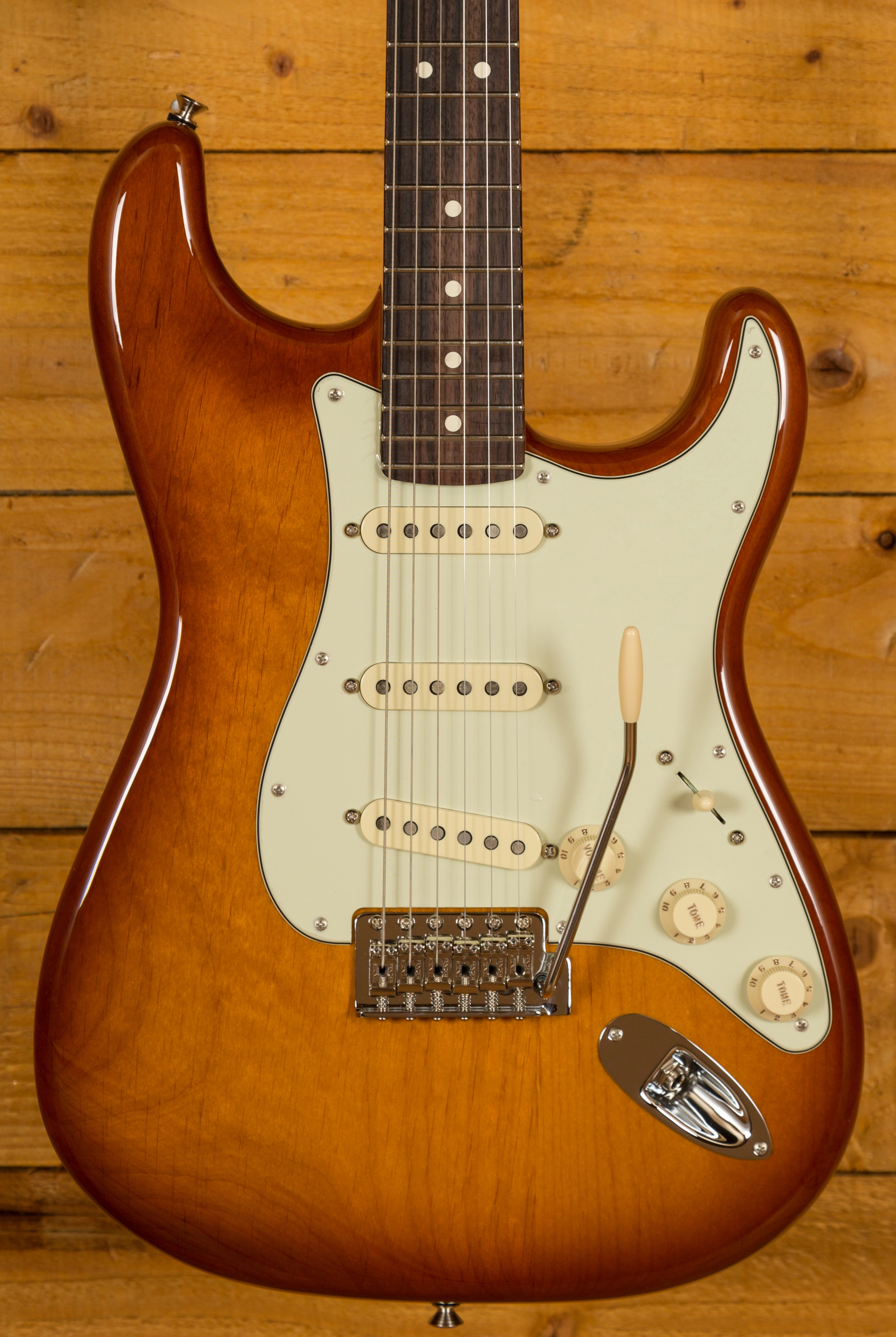 Fender American Performer Strat Rosewood Honeyburst - Peach Guitars