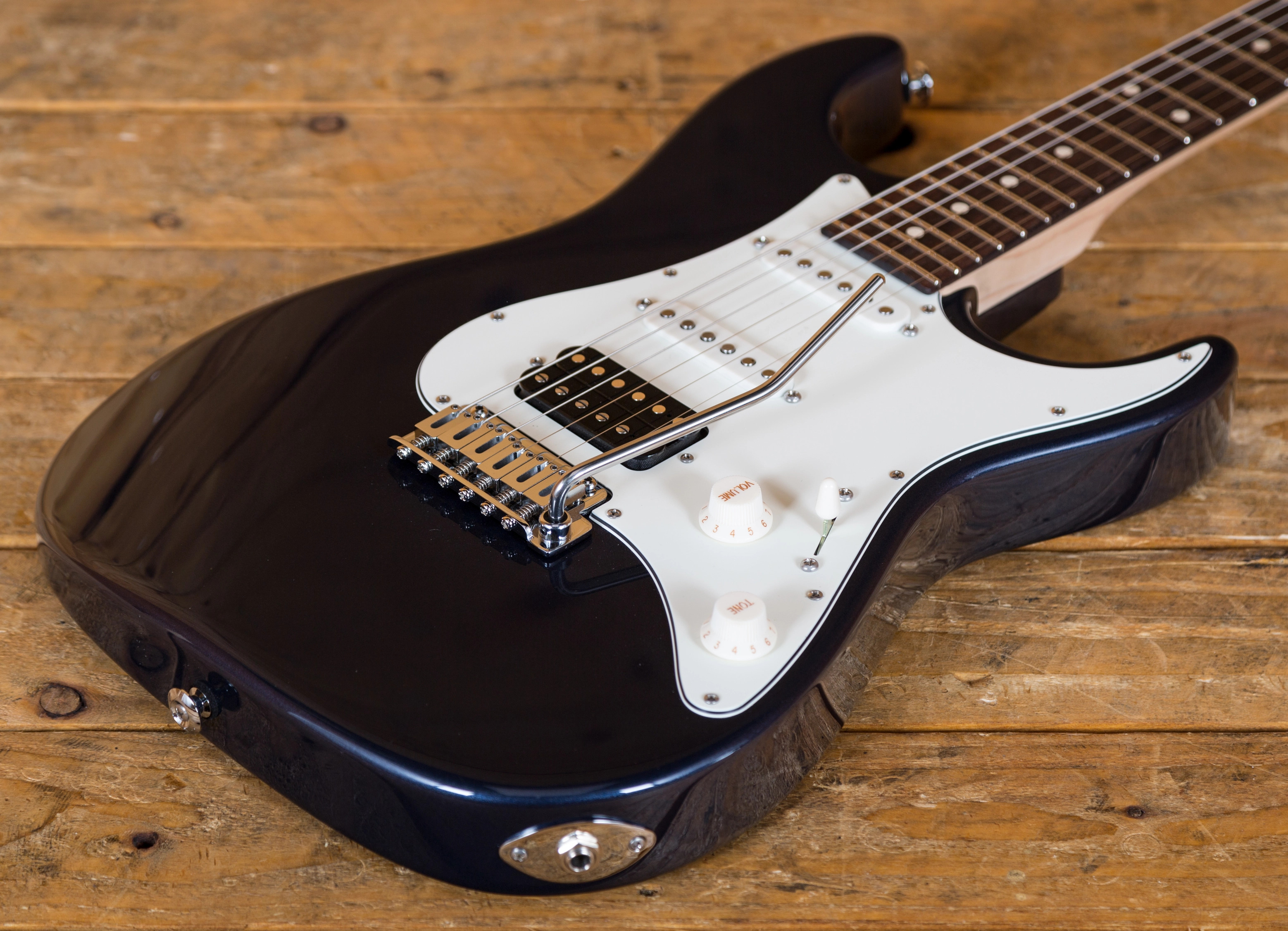 Suhr Standard - Mercedes Blue Metallic - Peach Guitars