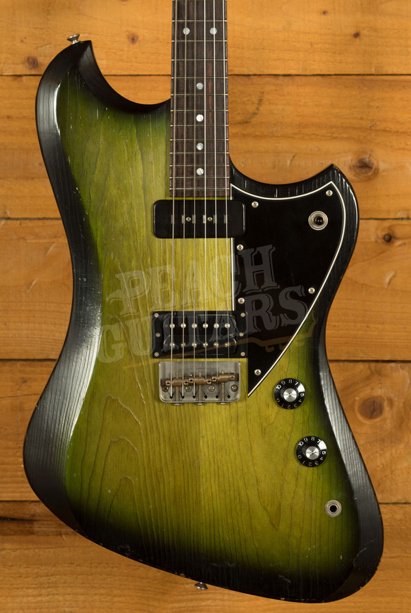 Novo Nucleus Voltur V2 | Cat's Eye Burst - Black Pickguard