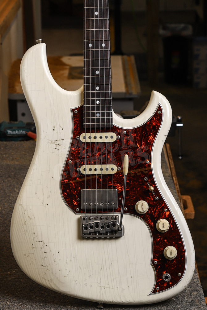 Novo Nucleus Idris HSS | Olympic White - Tortoise Shell Pickguard