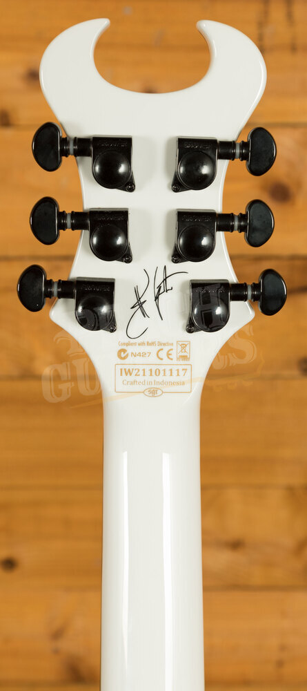 Schecter Synyster Standard | Gloss White w/Black Pinstripes