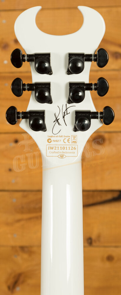 Schecter Synyster Standard | Gloss White w/Black Pinstripes