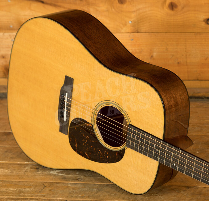 Martin Standard Series | D-18