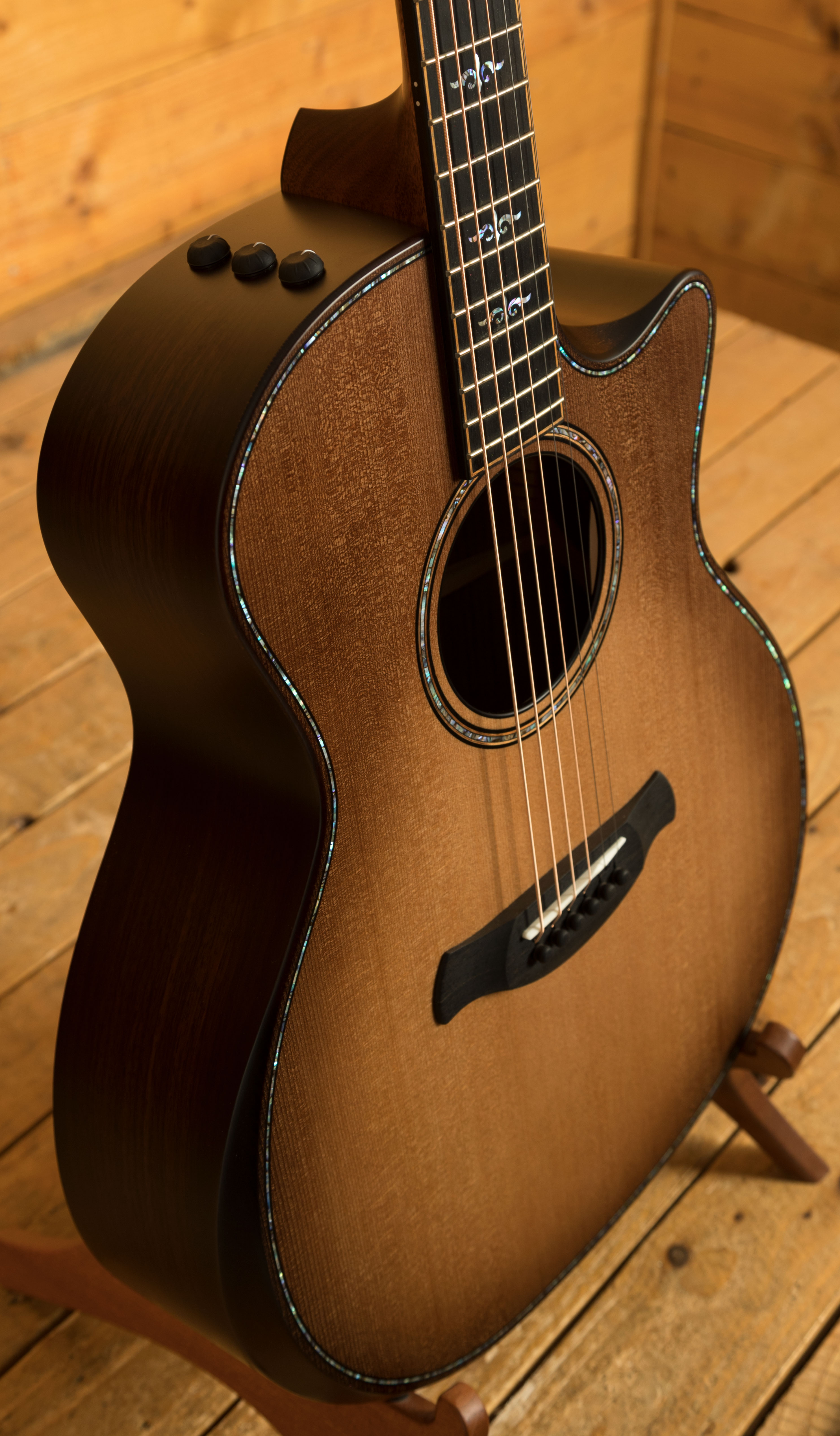 Taylor 900 Series | Builder's Edition 914ce - Wild Honey Burst