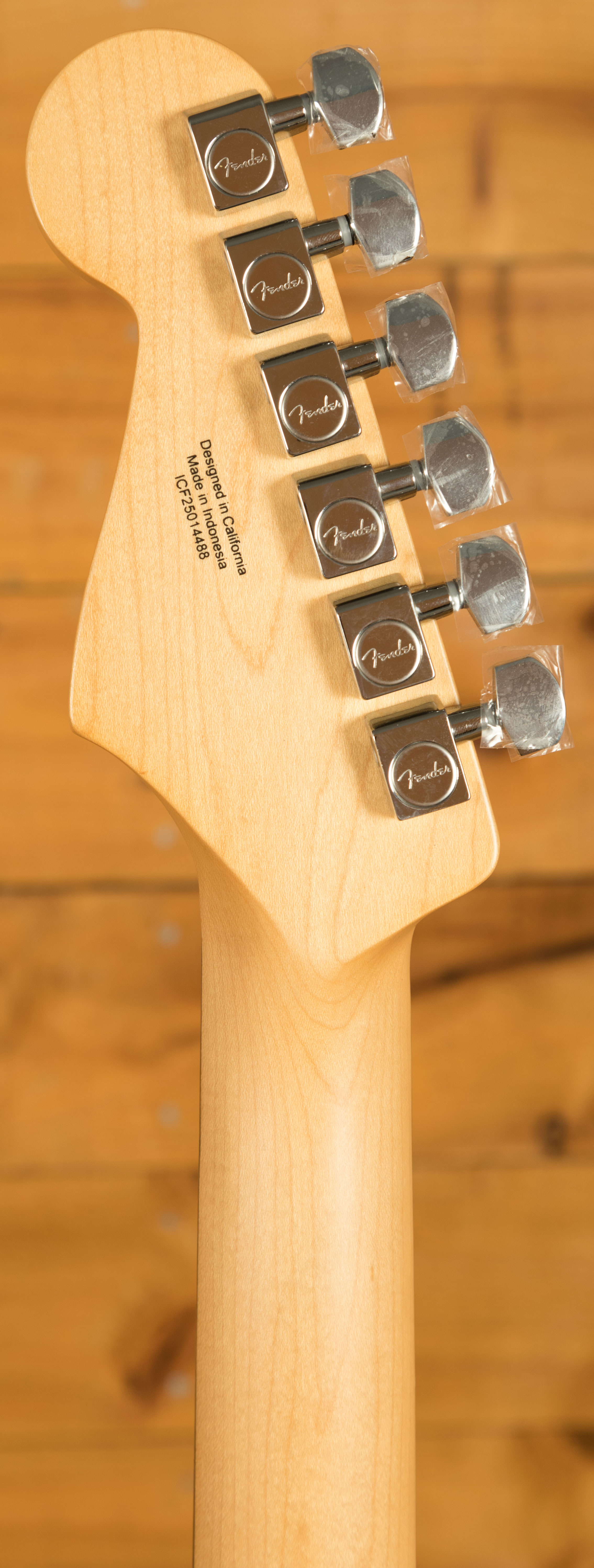 Fender Standard Stratocaster Laurel 3-Colour Sunburst